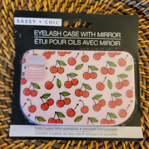 Sassy + Chic | Makeup | Sassy Chic Eyelash Case With Mirror Cherry ...